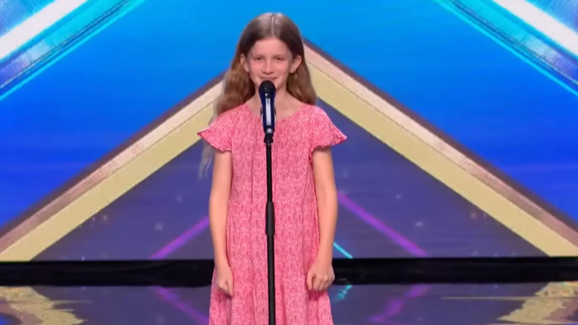 11-Year-Old Belts Defying Gravity And Instantly Steals The Show ...